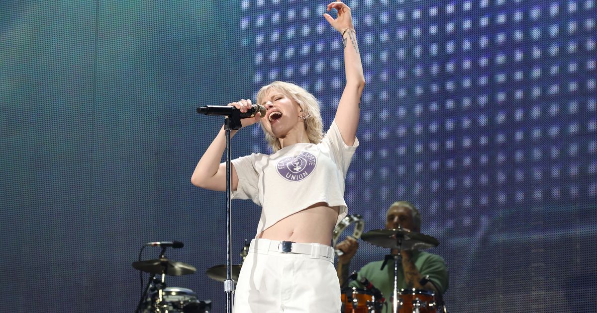 Paramore lanza la portada de "Burning Down the House" en Eras Tour ...